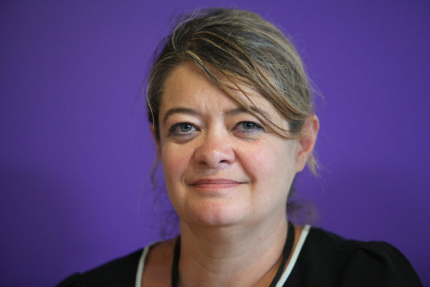 Isabelle Thomas part en guerre