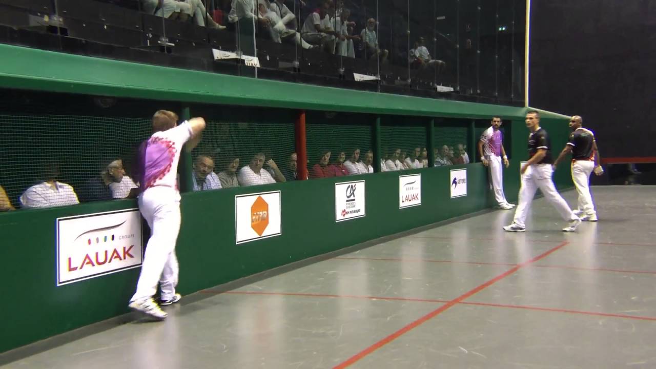 Jeux et sports traditionnels régionaux : la Pelote Basque (8/9)